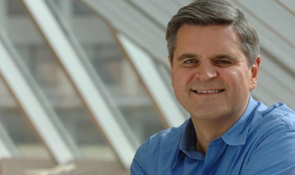 Stephen Case: Postes, Relations & Réseau - Zonebourse